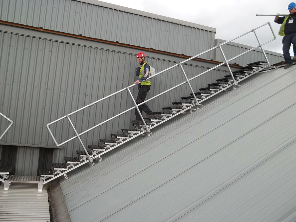 Kee Walk® Roof Walkway with Integrated Guardrail - Kee Safety